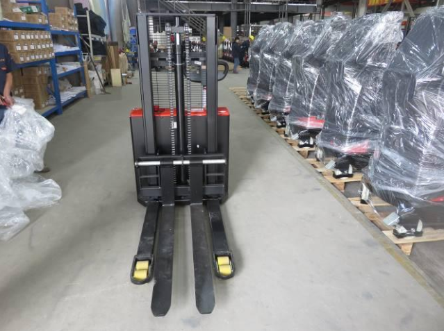 Stacker Pallet Pre-shipment QC – Manufacturing and Quality Control Blog